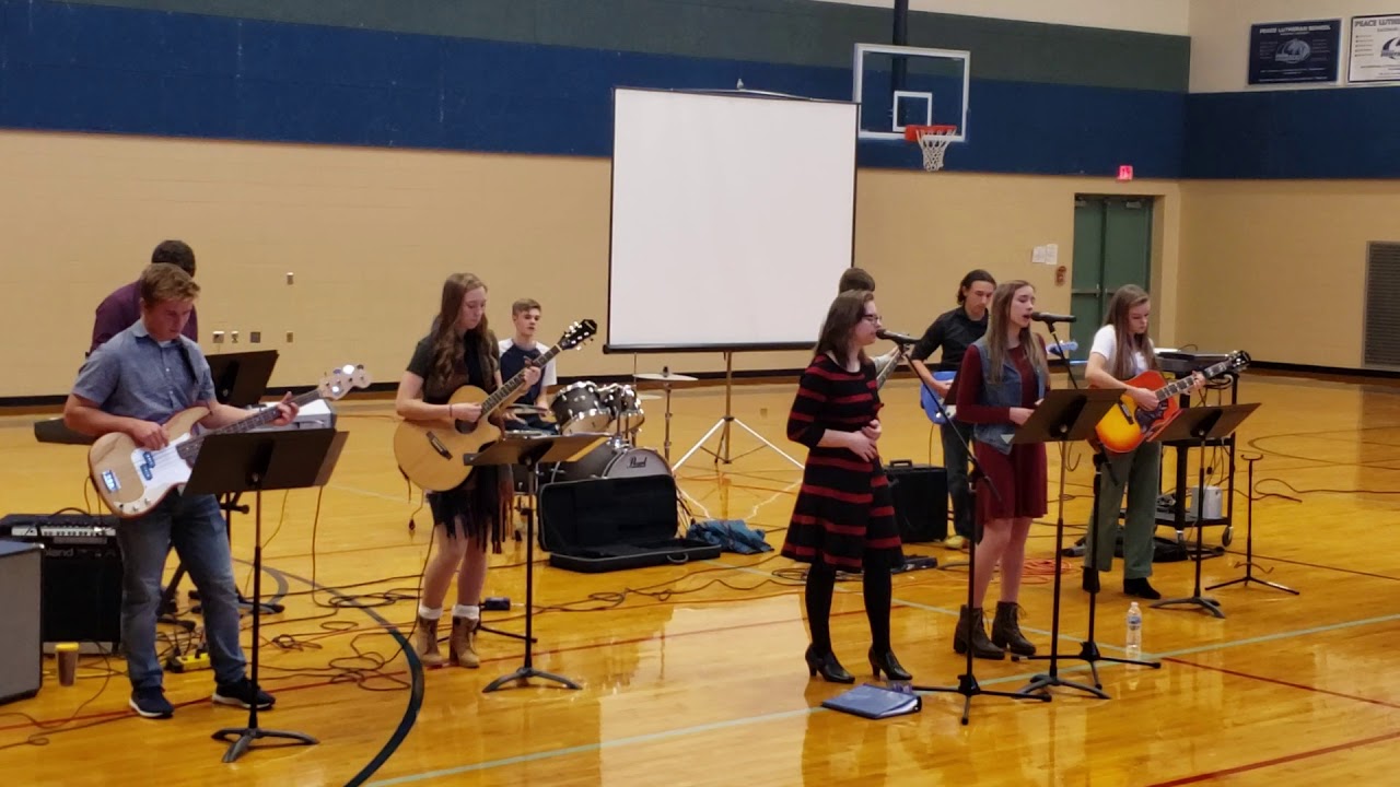 Danielle Harding singing "He Shall Reign Forevermore" w/VLHS Impact ...