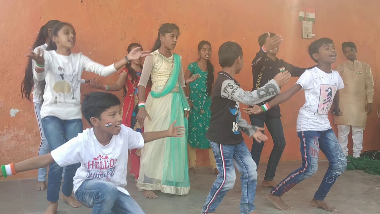 Plastic Plastic Song Dance - YouTube