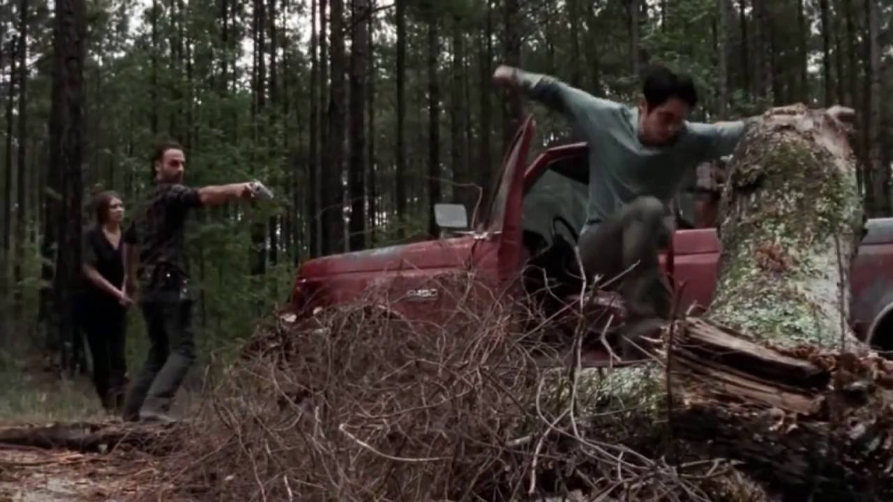 The Walking Dead || Run Boy Run - YouTube