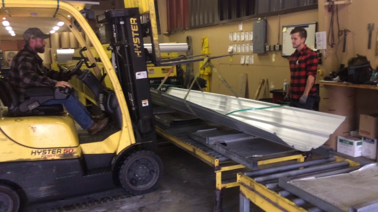 Moving Metal Roofing Panels with Slings - YouTube