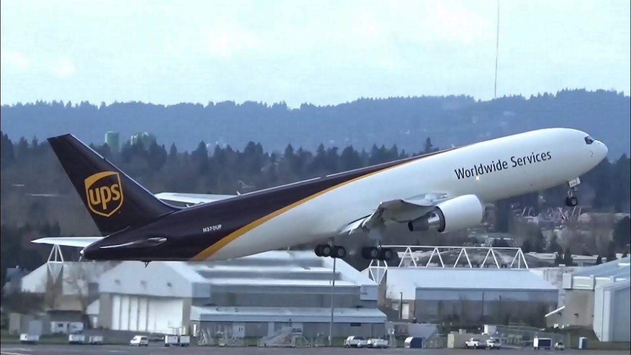 Brand New UPS 767 (N370UP) short takeoff from Portland Airport (PDX ...