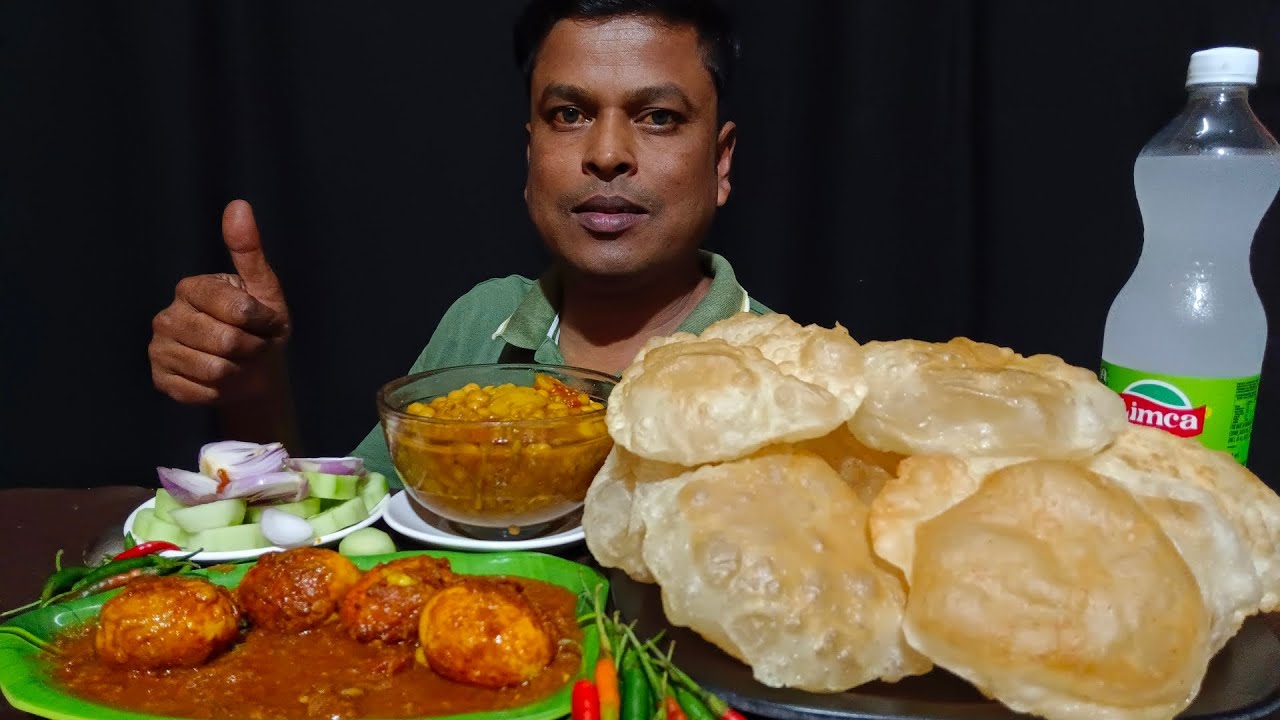 BIGGEST EATING: SOFT LUCHI/PURI WITH SPICY GHUGNI+EGG CURRY+GREEN ...