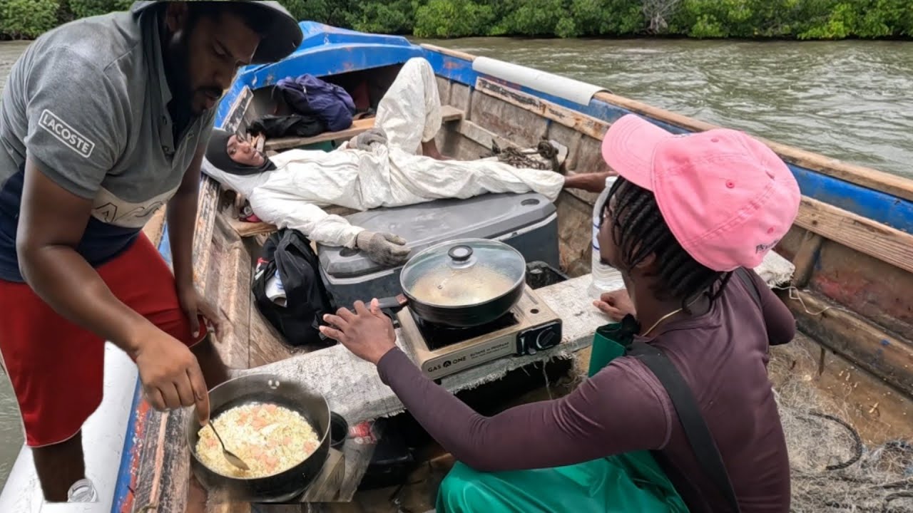 COOKING ON THE BOAT WHILE FISHING WE HAD TO HOLD DOWN THE POT🇯🇲🇯🇲🇯🇲🇯🇲🇯🇲 ...