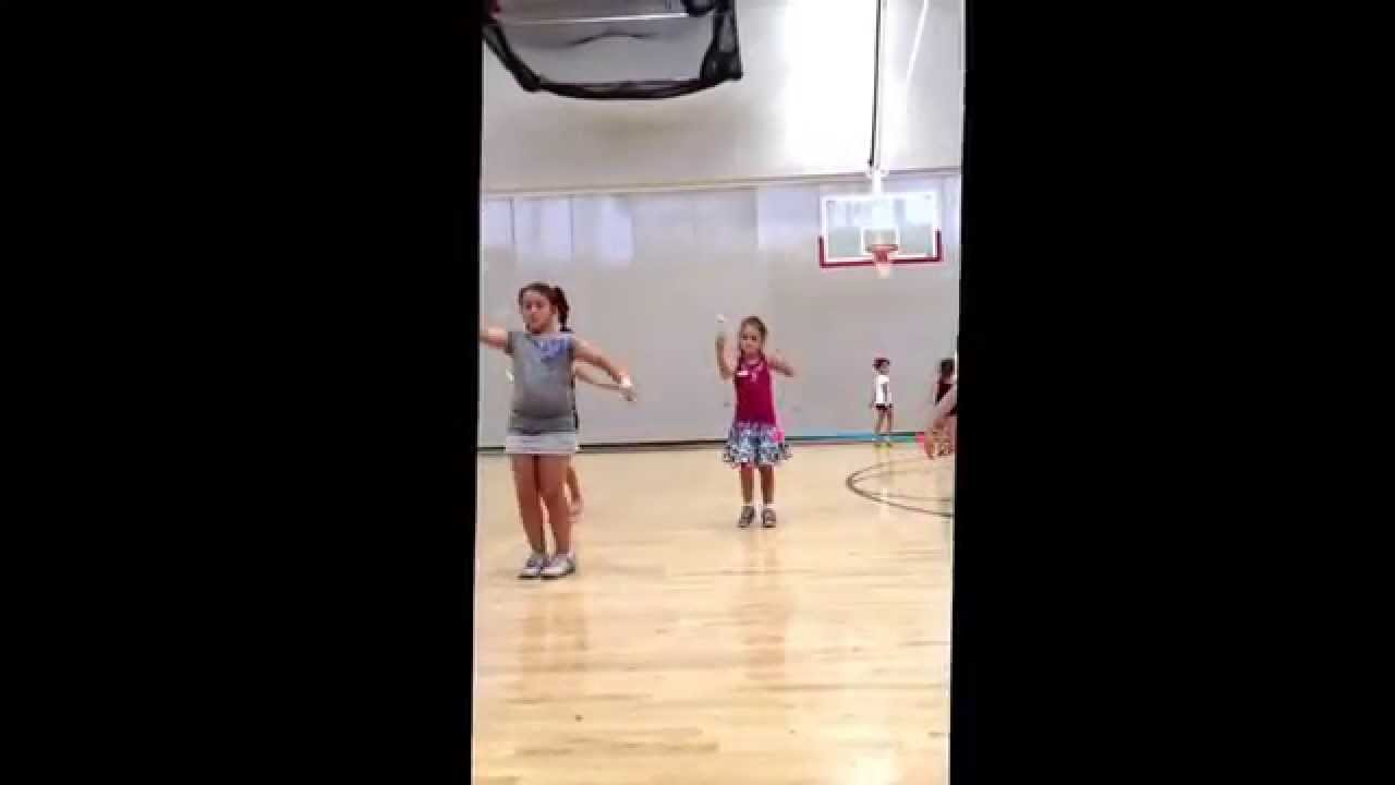 Mini majorette practice 2013 - YouTube