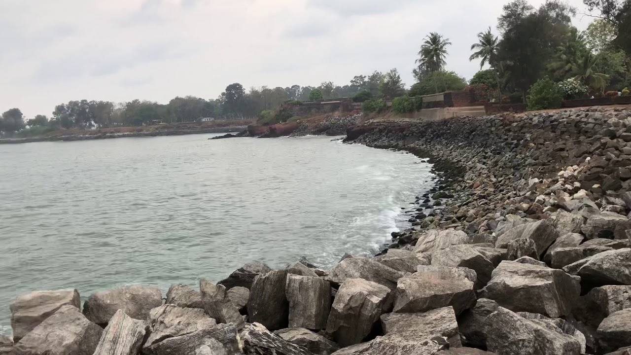 Kannur fort(St.angelo fort)sea side - YouTube