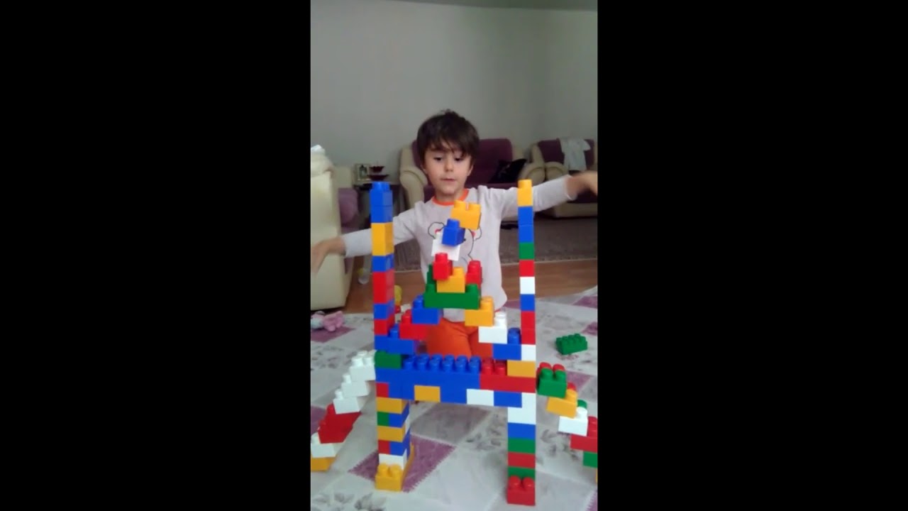 meriçin robotunu tanıtması legolardan robot yapan oyun oynayan meriç ...