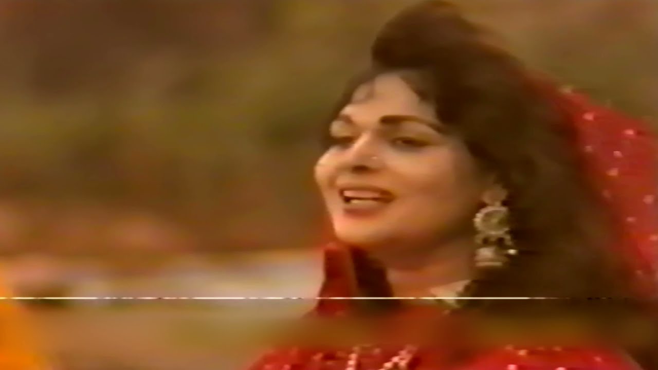 Musarrat Nazir - Gori Diyan Jhanjhran "Programme" Mehmil (1986) - YouTube