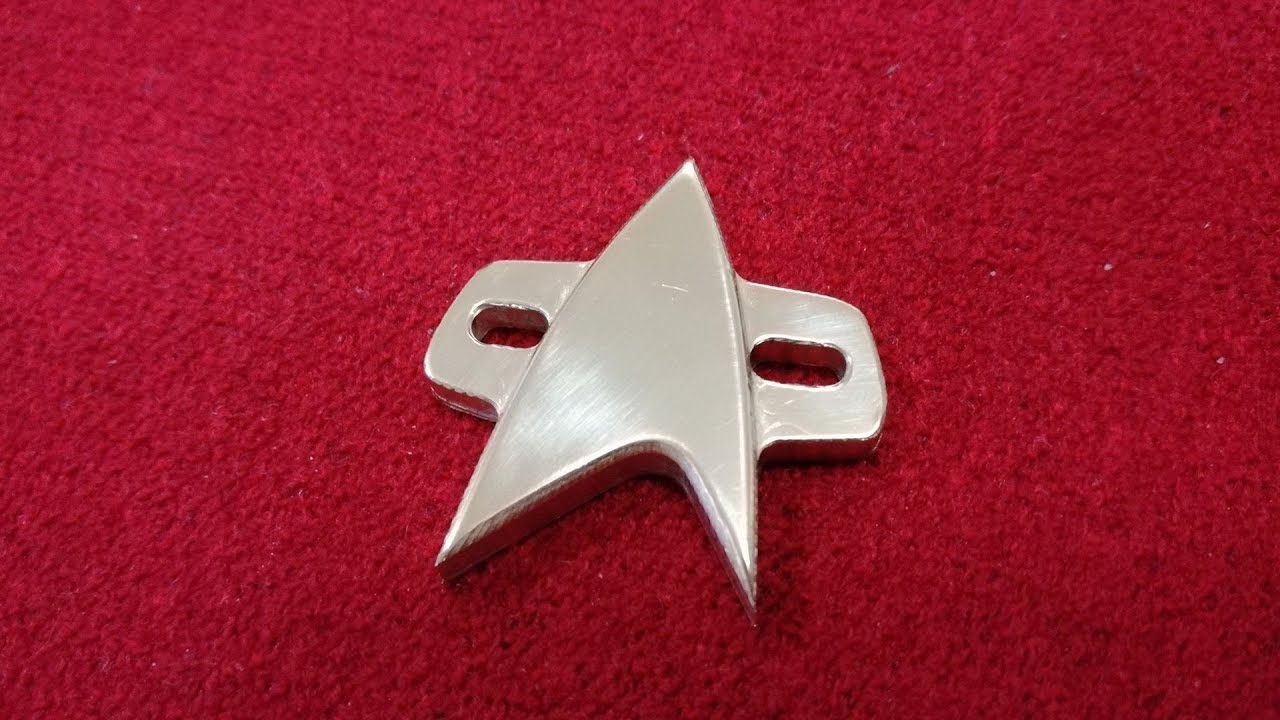 Star Trek Voyager communication badge - YouTube