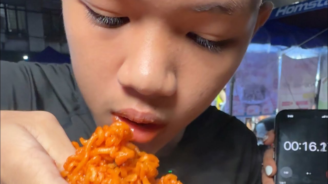 Dinakot ang Spicy na Maanghang Noodles Challenge ng Baga ng Mama mo ...