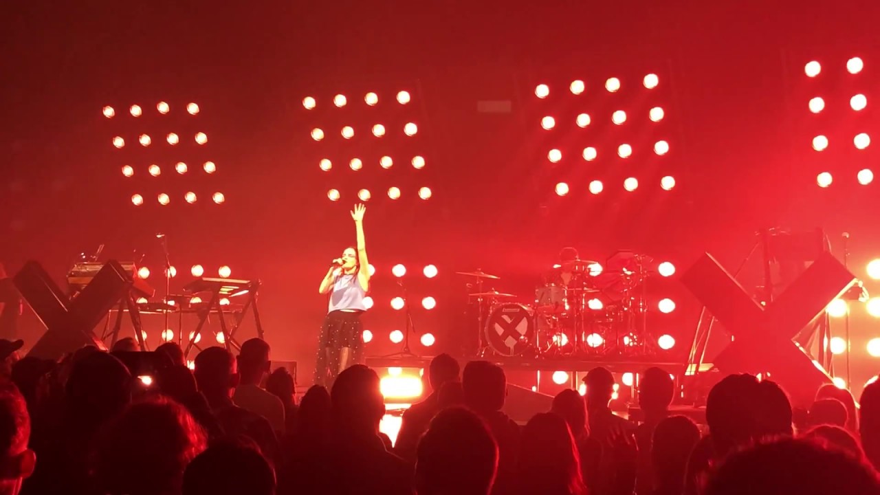 'Bury It' Chvrches 2018 Portland Concert - YouTube