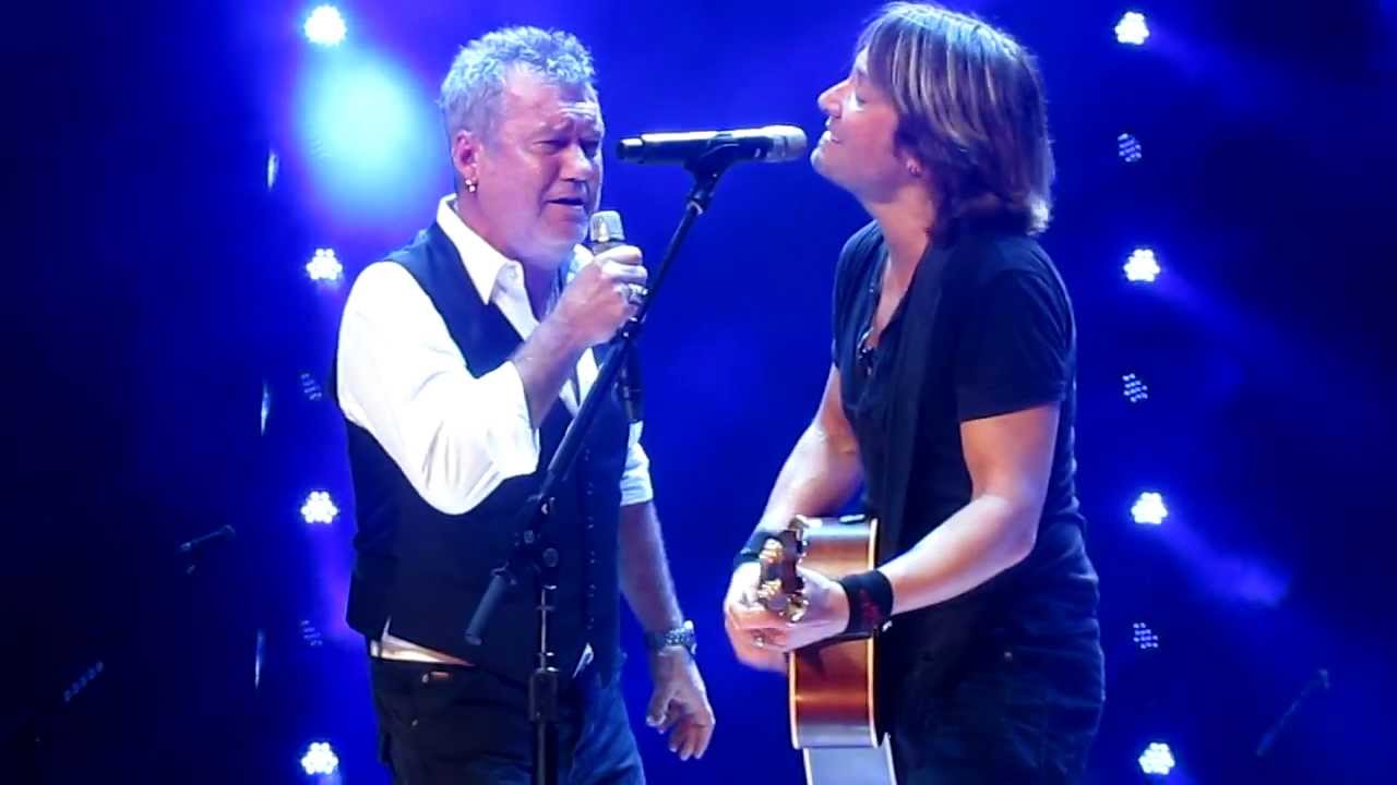 Keith Urban & Jimmy Barnes singing Flame Trees LIVE Sydney 30/01/2013 ...