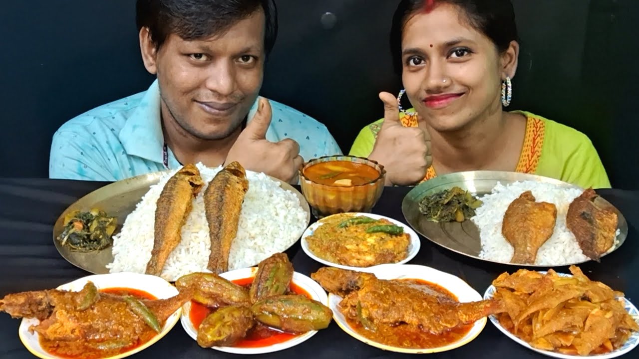 DELICIOUS 😋 KUJO BHETKI FISH JHAL AND RICE EATING, RUI MACH ALUR JHOL ...