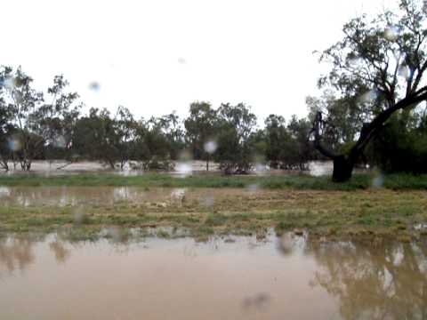 Mitchell Flood 2nd March 2010 Queensland.AVI - YouTube