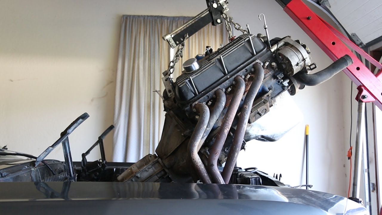 We Pull Out The Engine On The 69 Mustang - YouTube