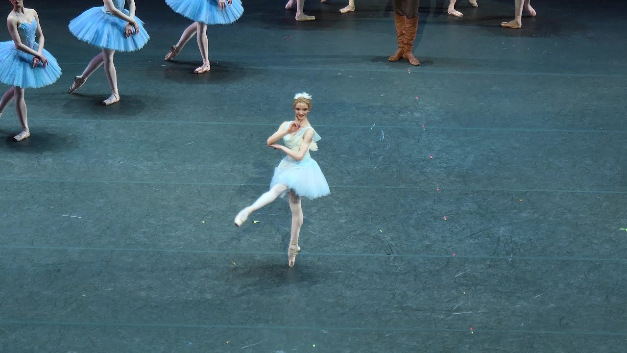 Sofia Maymula-Cupid Variation Don Quixote act 2 Bolshoi Ballet - YouTube