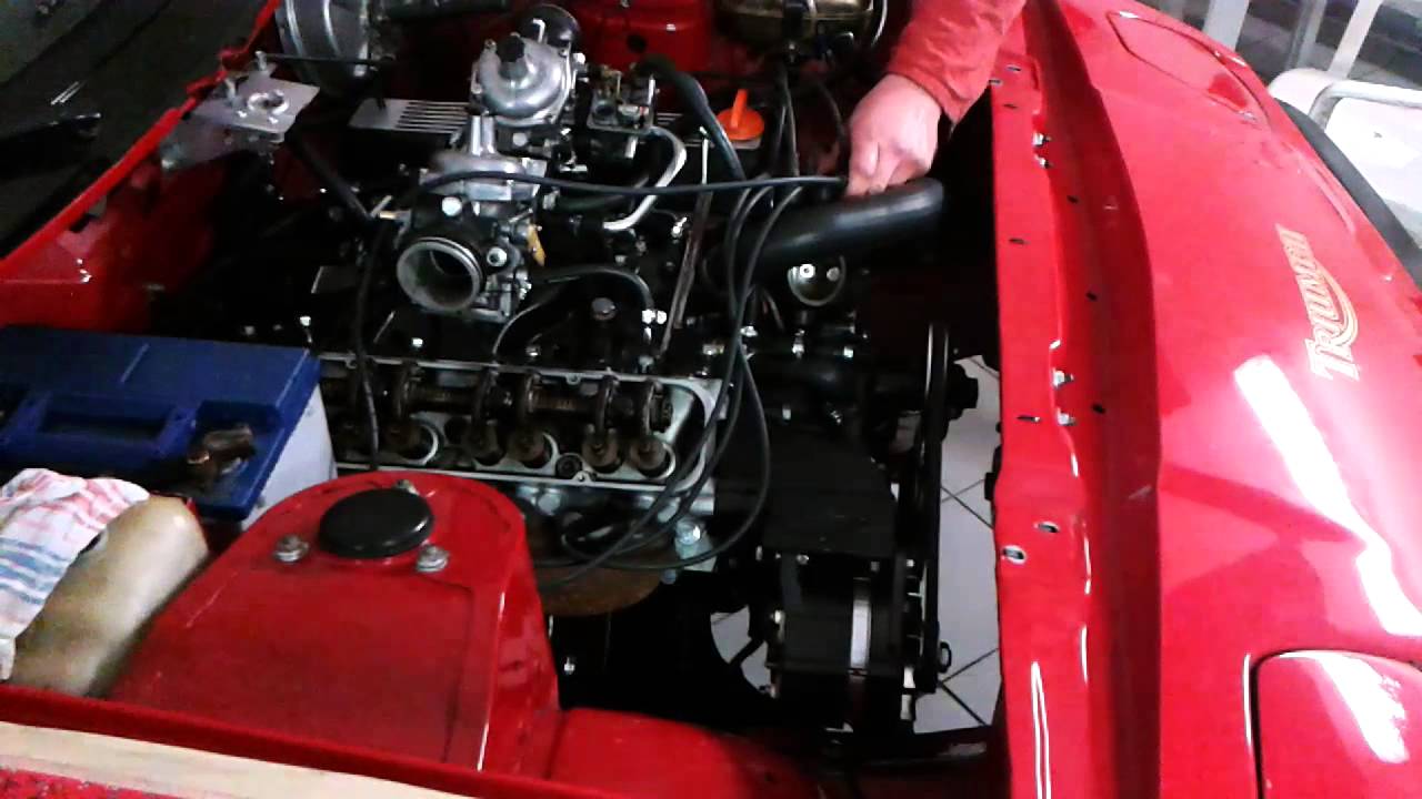 Triumph TR7 V8 - první start - YouTube