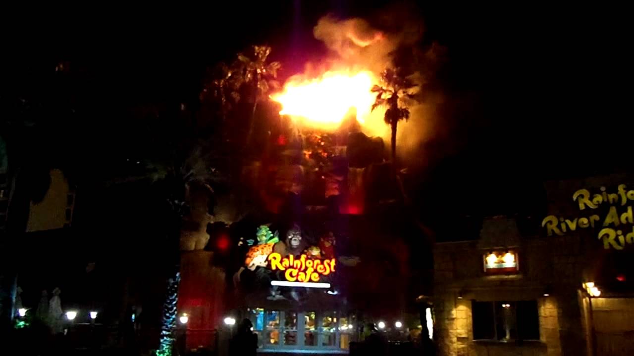 Rainforest Cafe Valcano Galveston Beach - YouTube