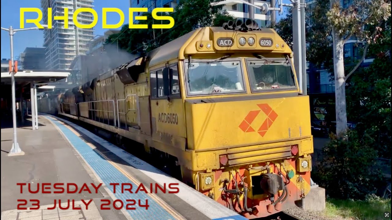 Australia: Trains in action at Rhodes Station on Sydney’s Northern Line ...