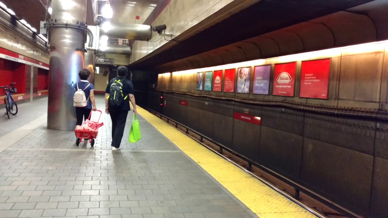 MBTA Red Line, Harvard Station, 11 August 2018, inbound. - YouTube