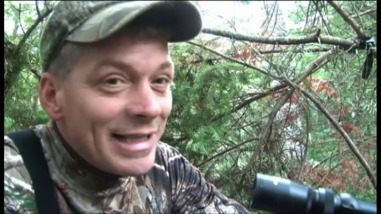 Mike Pierson Shoots Beauty Black Bear Up At Hoards Hunting Camps - YouTube