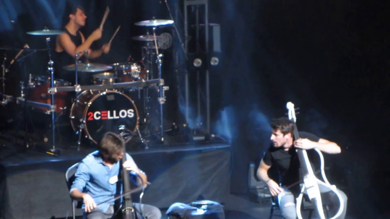 2CELLOS - Thunderstruck (AC/DC) w/drum solo - YouTube