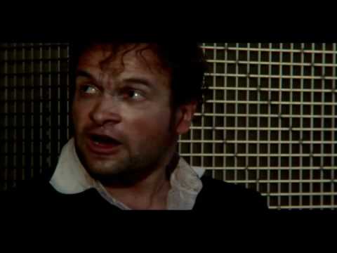 然後聲稱區別 Dahlia Grey In Rasn ci domanddsto reato è attribuito a 神話與現實之間