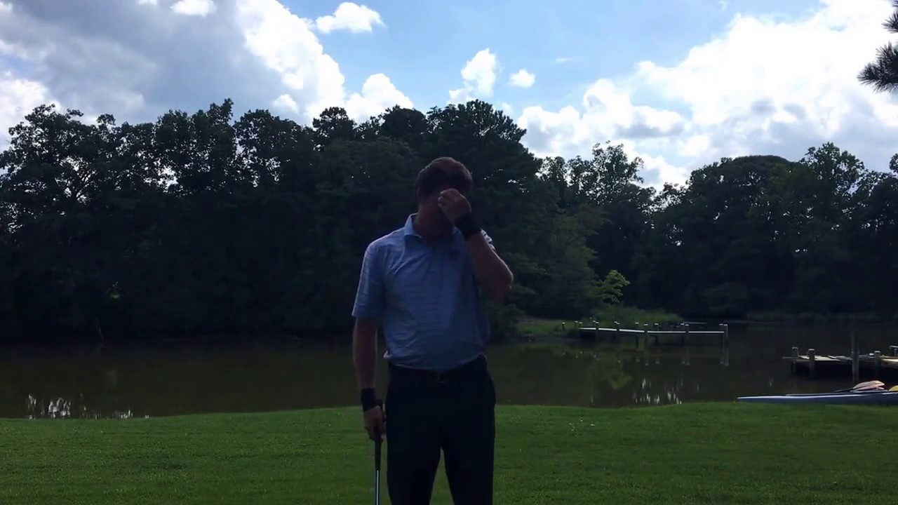 The secret to keeping the left arm straight in the golfswing - YouTube