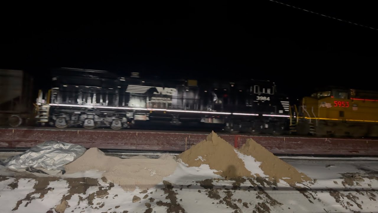 UP #7052 Lead’s The UP MPUNY-30 With Fourth Out Rebuild NS C6M From CEFX 1/30/2025. - YouTube