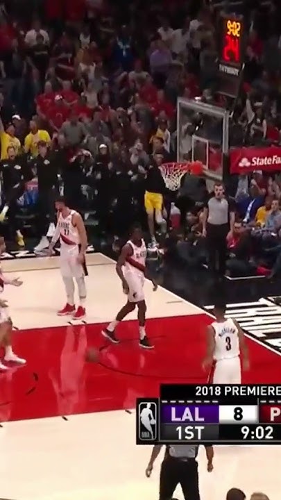 Lebron Jame's EPIC slam dunk - YouTube