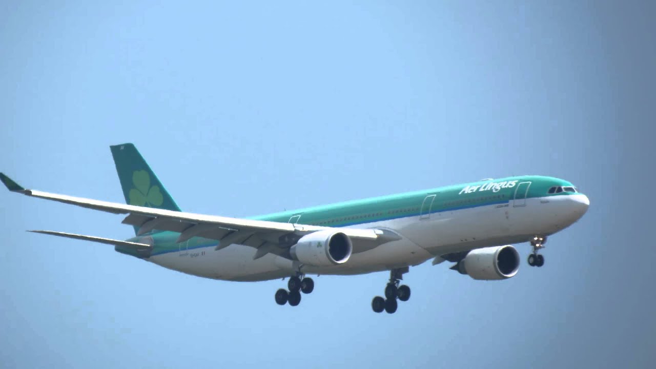 Aer Lingus EIN125 (EI-EAV) lands on Runway 28 at Chicago ORD 07.01.2012 ...
