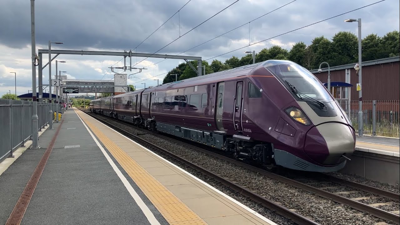 *NEW* EAST MIDLANDS RAILWAY Class 810 Aurora!! Passes Market Harborough ...