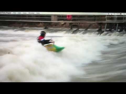 Boulters weir wave white water kayaking