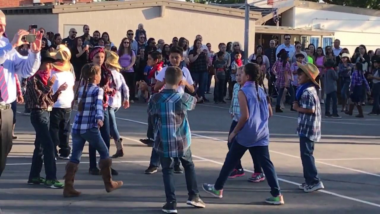 leffingwell 4th grade square dance 2017 - YouTube