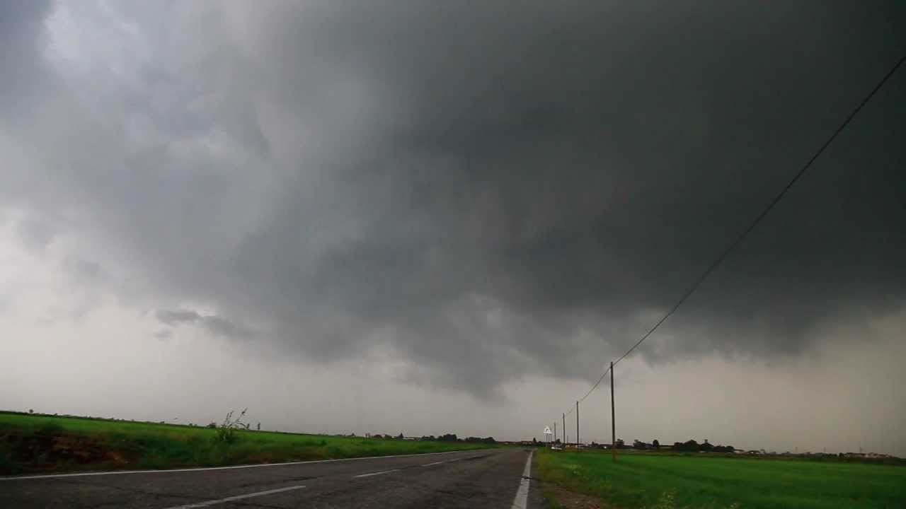 Monster Supercell in Tronzano Vercellese on 10-07-12 - YouTube