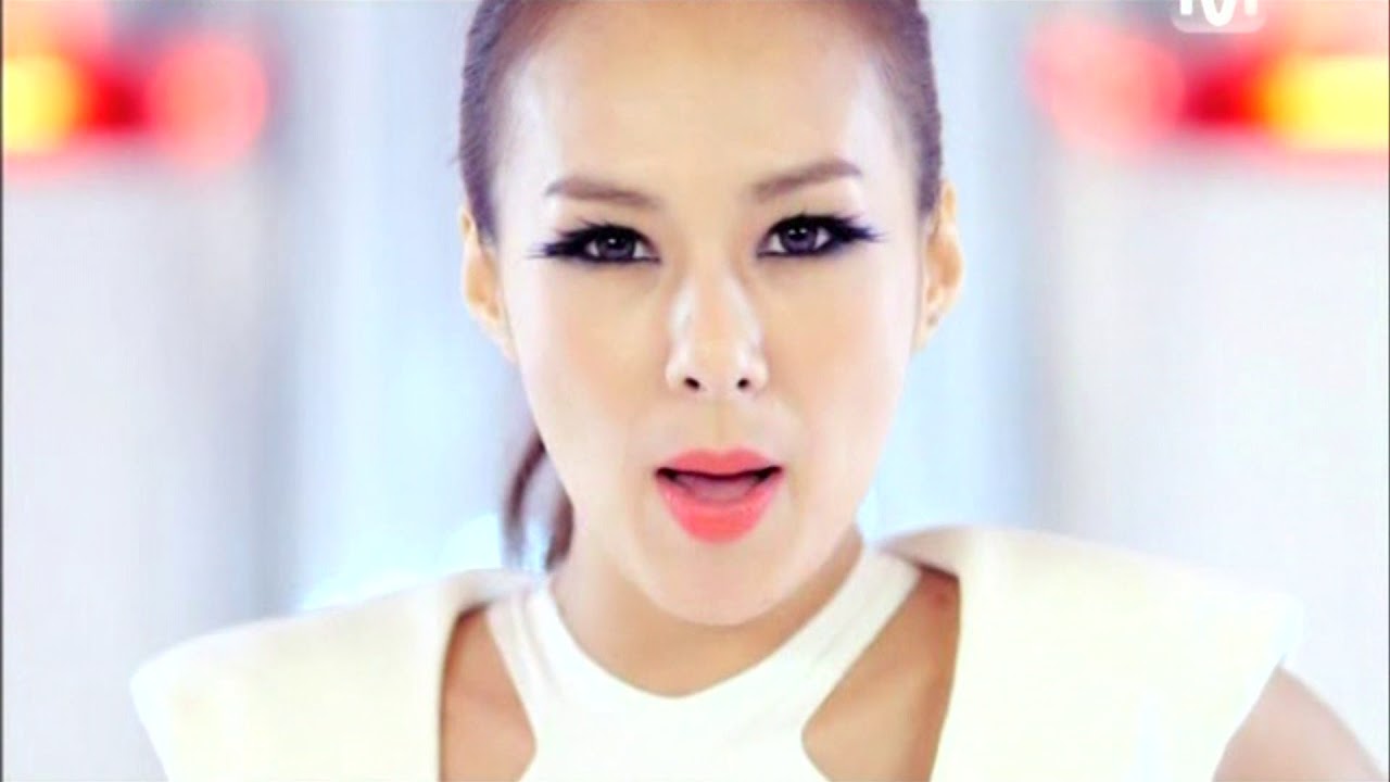 MV Chae Yeon Look Look Look mnet - YouTube