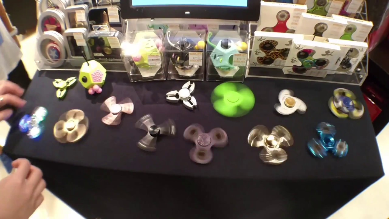 Spinning many Fidget Spinner at once! - YouTube