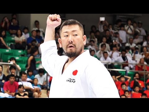 Looks like a Samurai! Karate Kata \