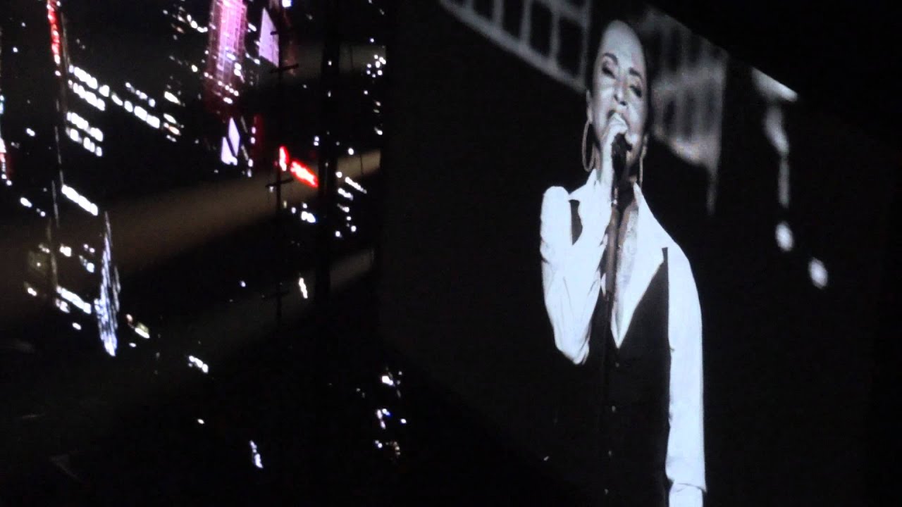 Sade Smooth Operator - Live in Oakland 2011 - YouTube