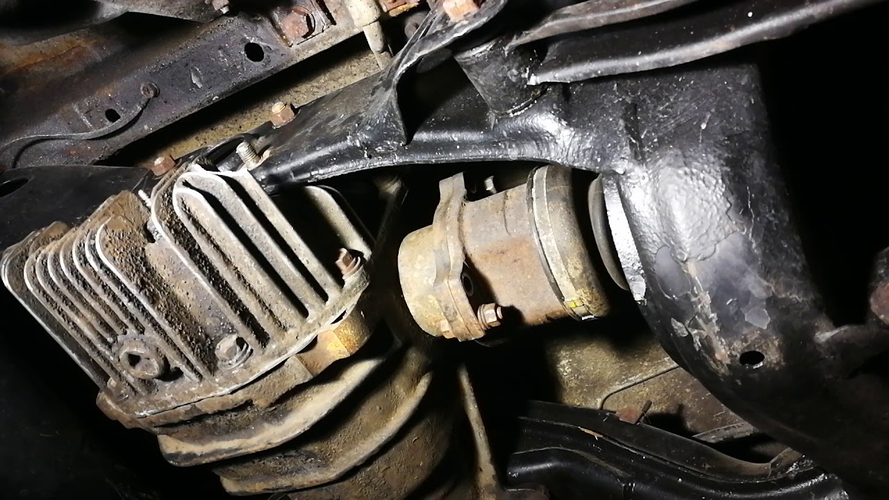 s13 diff excessive output flange play - YouTube