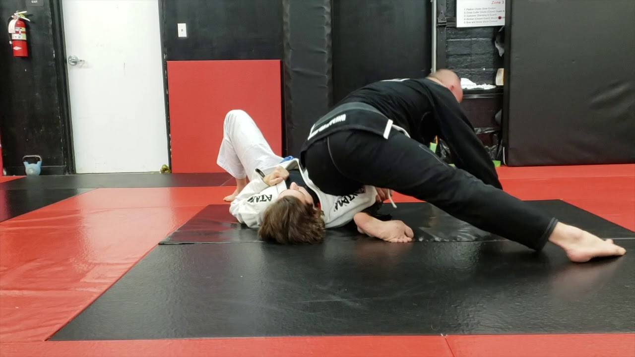 Shoulder Sit to Armbar - YouTube