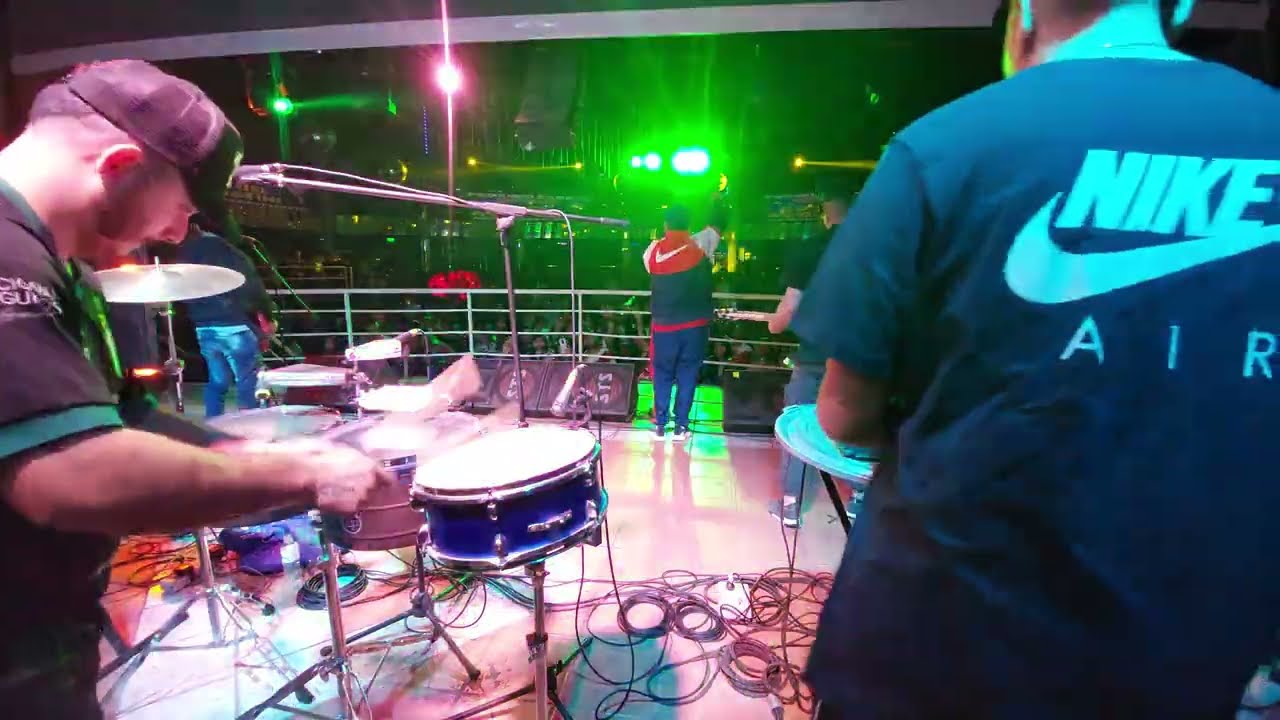 Show en vivo javii occh (timbal) - YouTube