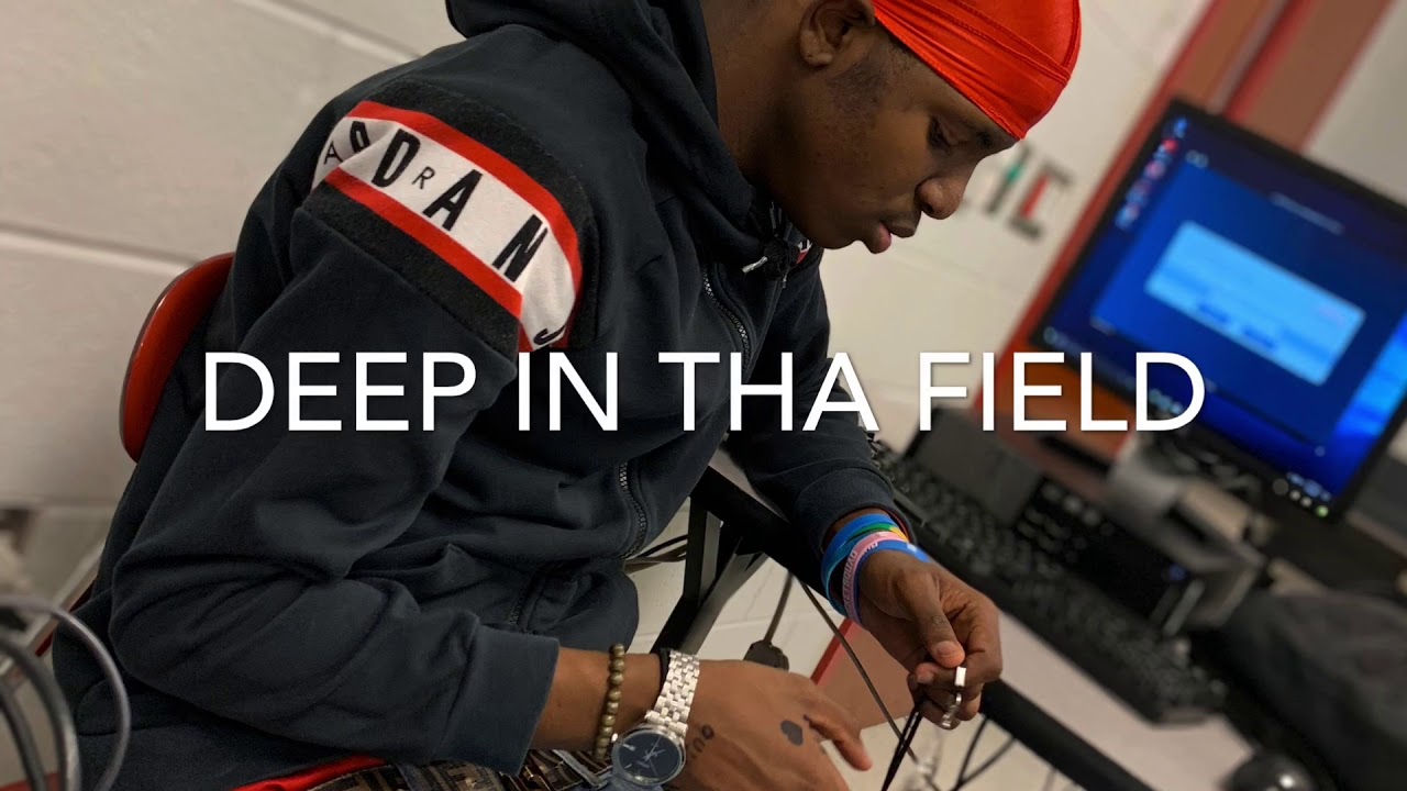 Deep in tha field - YouTube