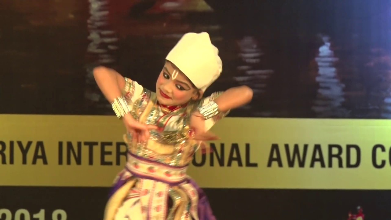 SATTRIYA DANCE PERFORMED IN BANARAS -- NILAKSHI DEVI - YouTube