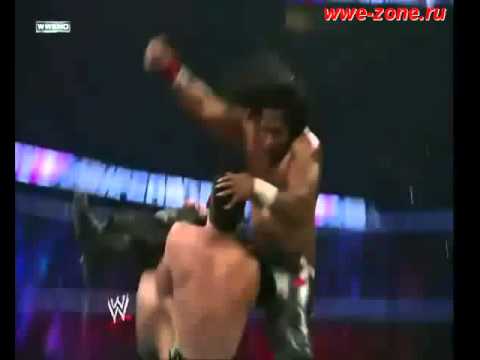 Diving Leg Lariat - YouTube