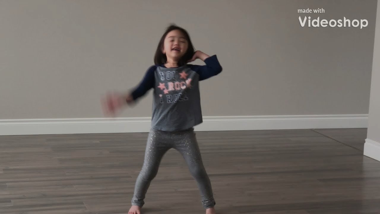 Five years old dancing Hideaway - YouTube