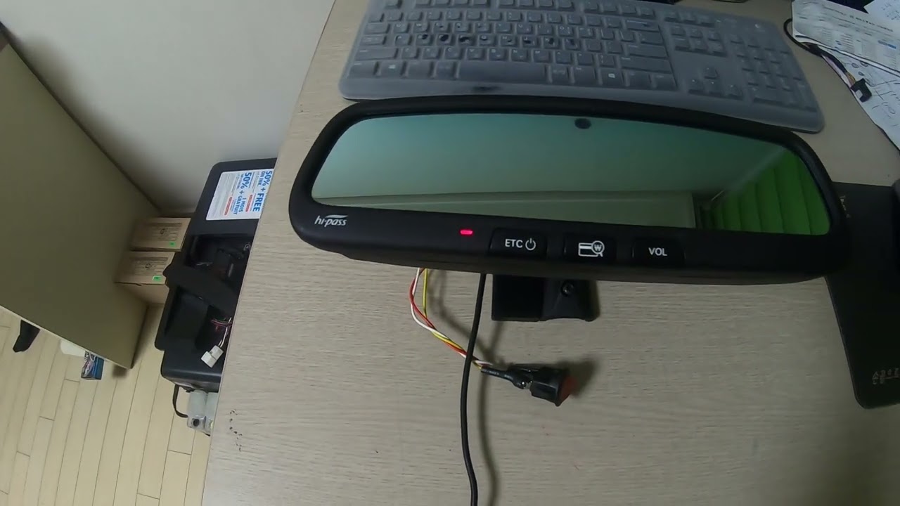 싼타페 Cm 정품 룸미러하이패스 설치가 가능한 미러 소개와 내차 룸미러하이패스 요금정산불량 떨어짐 액정파손 흔들거림등의 다양한 미러 수리과정과 장착가격 소개안내