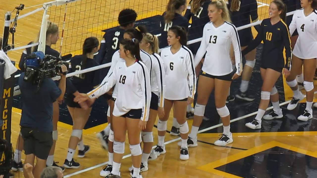 Volleyball: Michigan Beats Notre Dame - YouTube