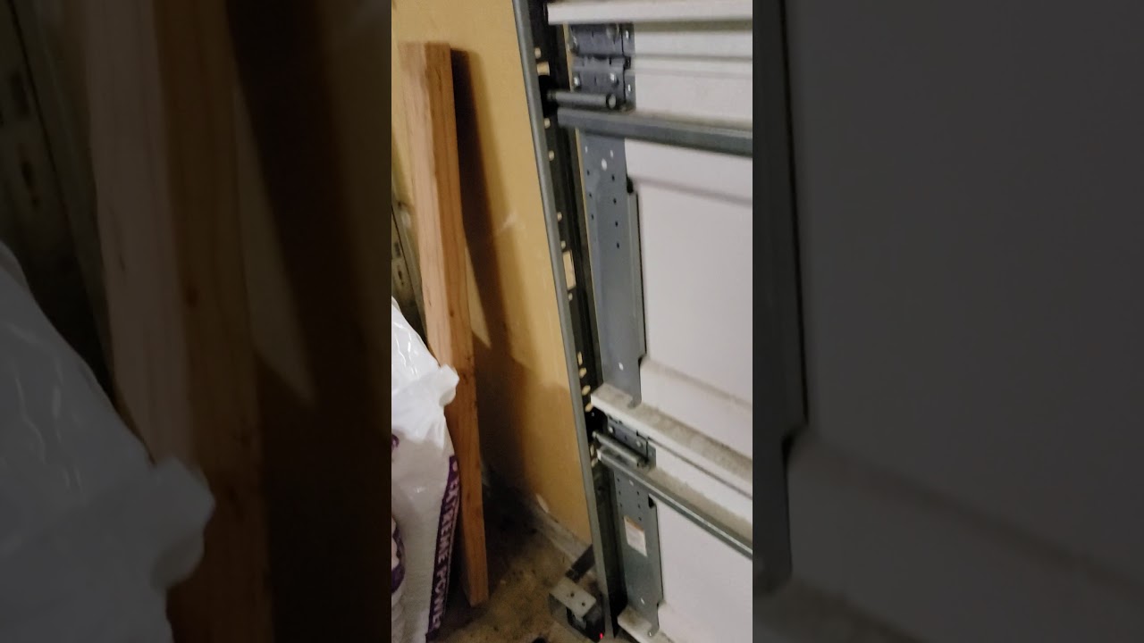 Garage door balanced - YouTube