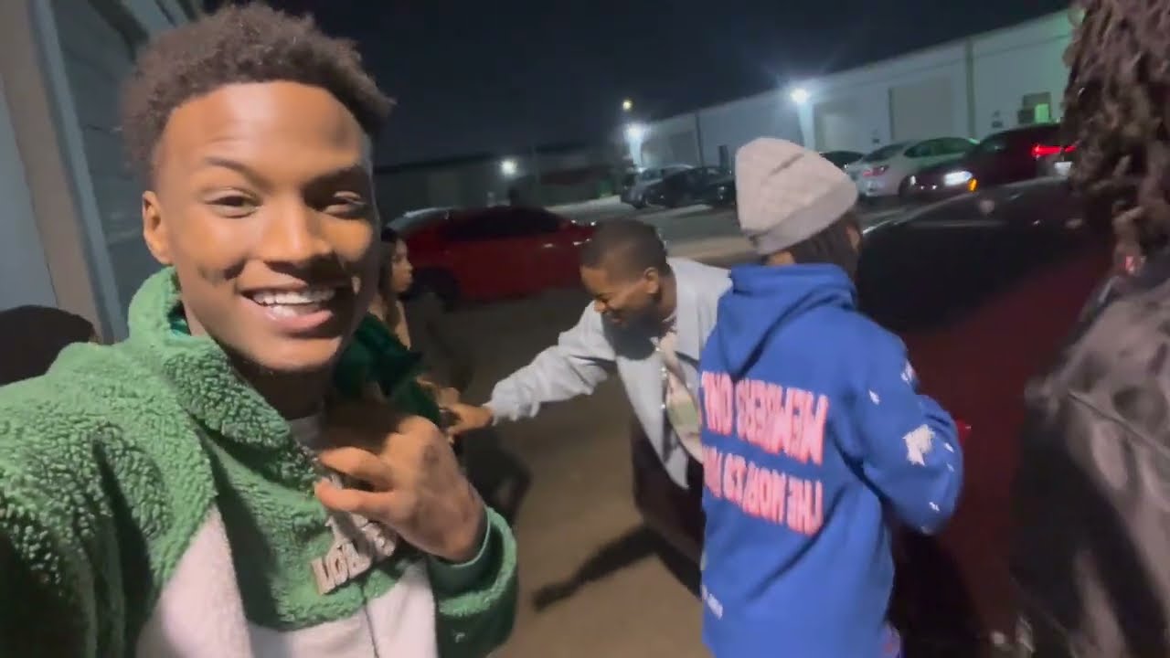 THE BADDIES ALWAYS COME OUTSIDE FOR JAZZ EVERYTIME😍... - YouTube