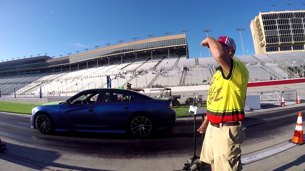 2019 Audi RS3 vs Charger - 1/8th mile - YouTube